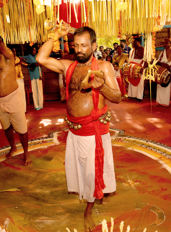 400+ Years Oldest Kuttichathan Temple| Karanayil Devasthanam